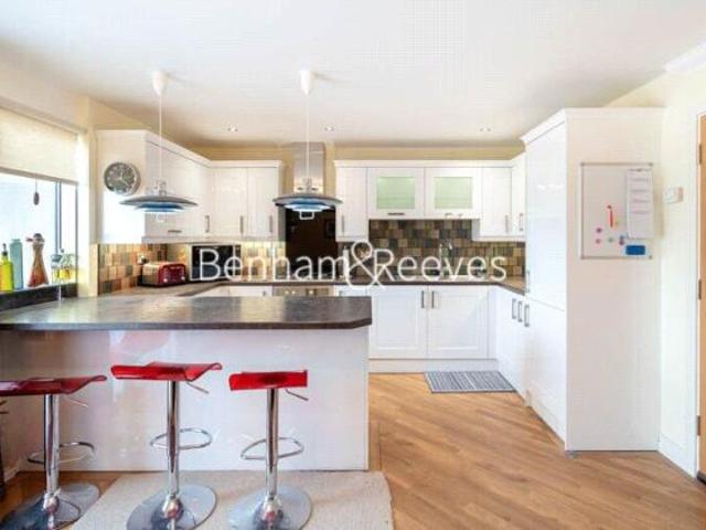 2 bedroom apartment for rent in Erebus Drive, London, SE28