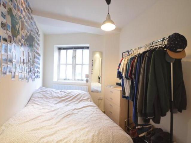 2 bedroom apartment for rent in Eric Street, London, E3