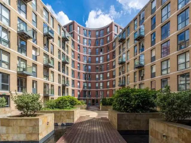 2 bedroom apartment for rent in Esinteraction Street, City Cen.