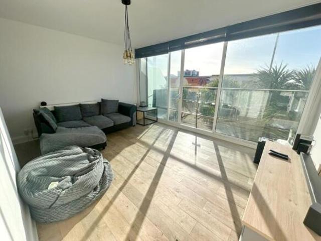 2 bedroom apartment for rent in Esplanade Court, Eastern Esplanade, SS1
