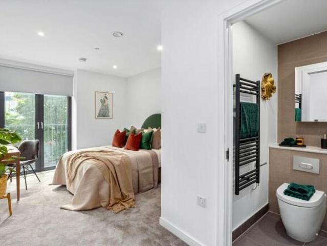 2 bedroom apartment for rent in F57 Plaistow Road, London, E13
