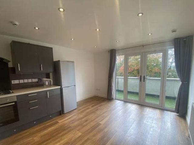 2 bedroom apartment for rent in F7 Ashley House BS2