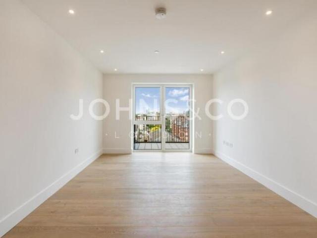 2 bedroom apartment for rent in Fulham Reach, Hammersmith, London, W6