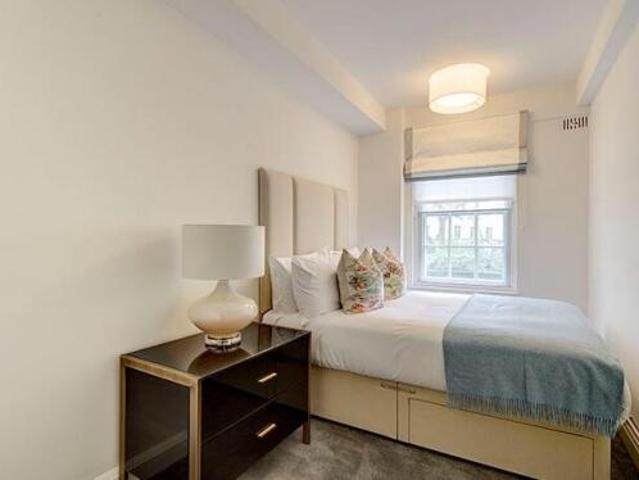 2 bedroom apartment for rent in Fulham Road London SW3