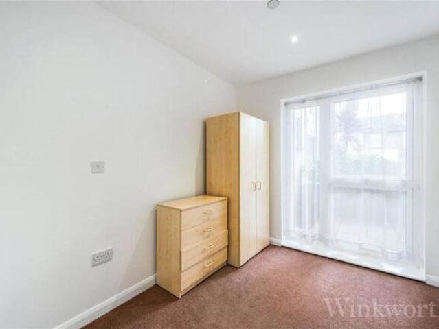 2 bedroom apartment for rent in Furley Road, London, SE15