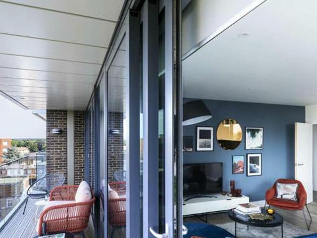 2 Bedroom Apartment For Rent In Fairfield Avenue, Staines