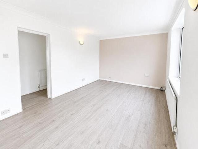 2 bedroom apartment for rent in Fairfield Road, Borough Green TN15 8DL, TN15