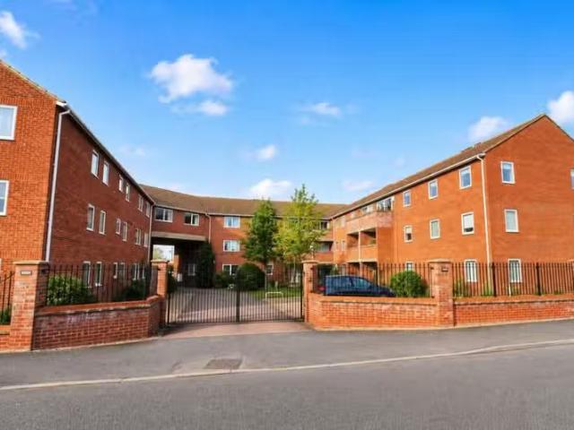 2 bedroom apartment for rent in Fairlawns, Newmarket, Suffolk.