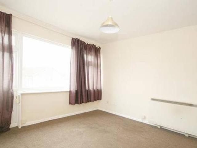 2 bedroom apartment for rent in Farm Close Road Wheatley Oxford OX33