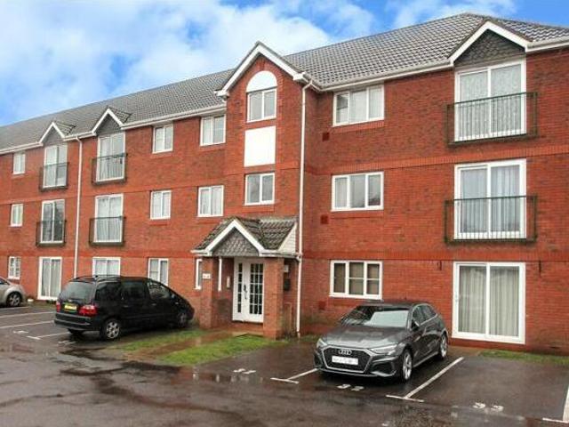 2 Bedroom Apartment For Rent In Farnborough, Hampshire