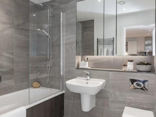 2 bedroom apartment for rent in Farrier, M5