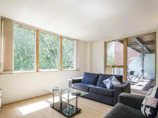 2 bedroom apartment for rent in Featherstone Street EC1 EPC D EC1Y