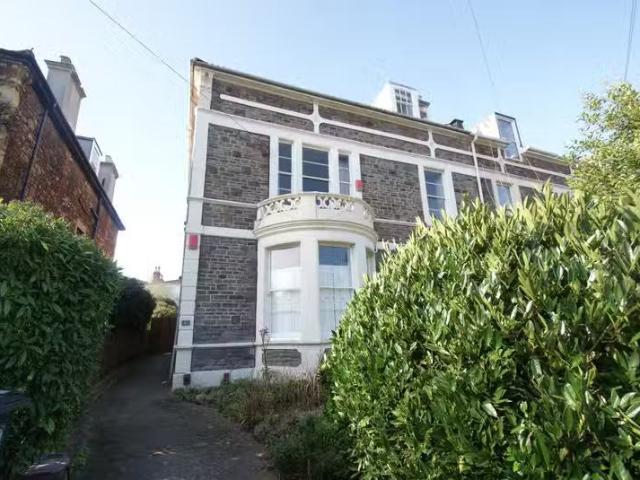 2 bedroom apartment for rent in Fernbank Road FFF, First Floor.