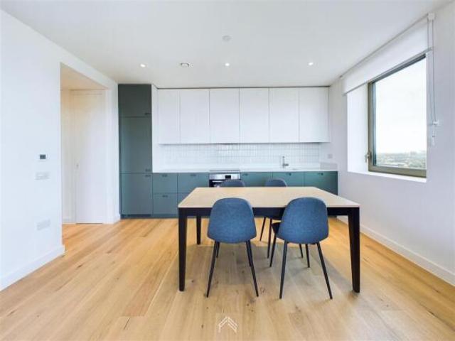 2 bedroom apartment for rent in Ferry Island, Station Road N17