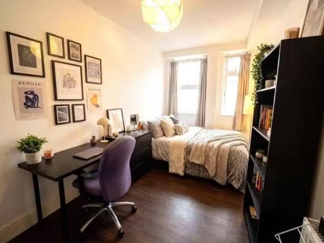 2 bedroom apartment for rent in FFF Triangle South, Clifton, B.