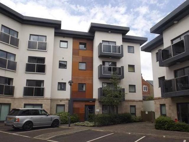 2 bedroom apartment for rent in Field View Chatsworth Road Brampton S40