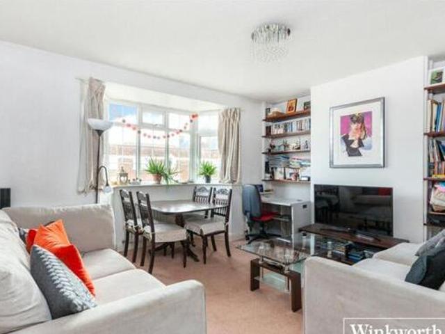 2 Bedroom Apartment For Rent In Finchley, London
