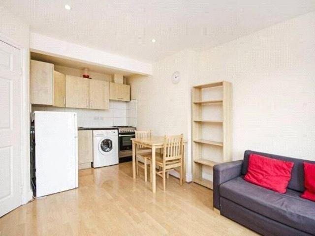 2 bedroom apartment for rent in Finchley Road, Golders Green, London, NW11