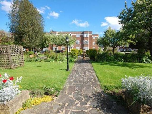 2 Bedroom Apartment For Rent In Finchley