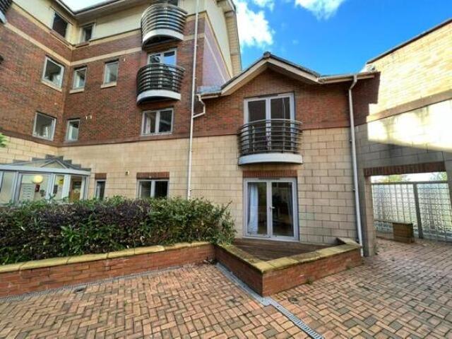 2 bedroom apartment for rent in Fitzhamon Embankment, Cardiff, CF11