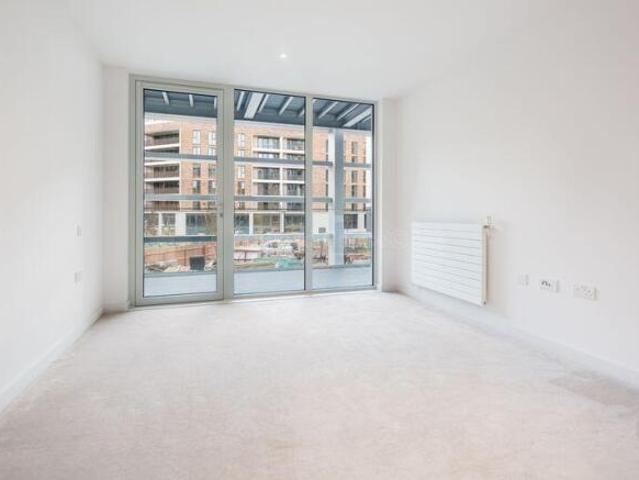 2 bedroom apartment for rent in Flagship House, Royal Wharf, E14, E16