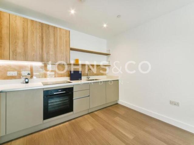 2 bedroom apartment for rent in Flagstaff Road, Bankside Gardens, Reading, RG2