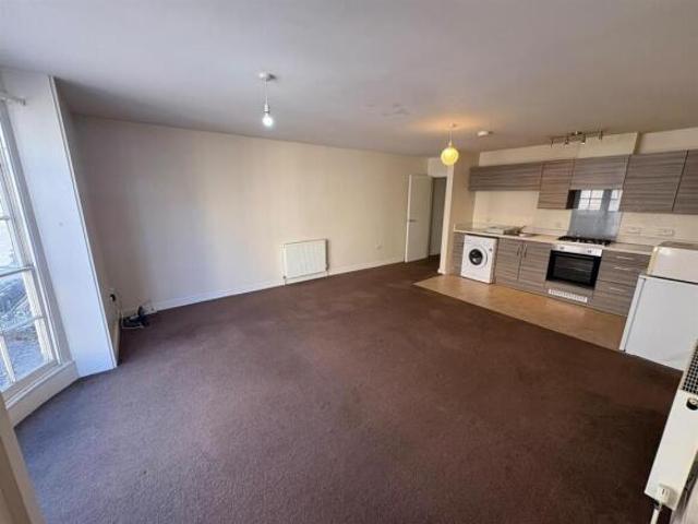 2 bedroom apartment for rent in Flat 3, 28 29 Western Road, Hove, BN3
