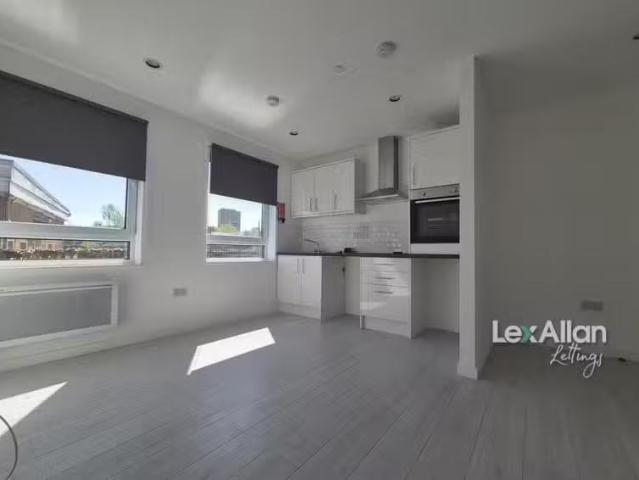2 bedroom apartment for rent in Flat 3 Priest House, Priest Ho.