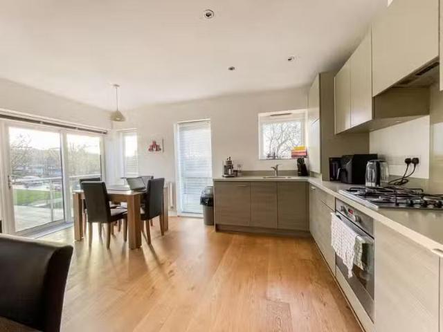 2 bedroom apartment for rent in Flat 11, Cofton Park Court, Co.