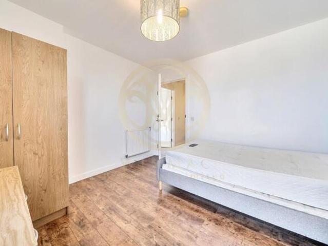 2 bedroom apartment for rent in Flat 404, E14
