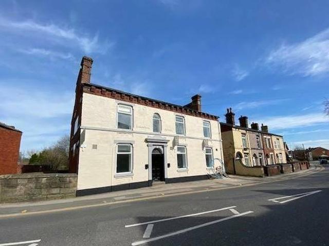 2 bedroom apartment for rent in Flat 4 33 Atherton Road WN2