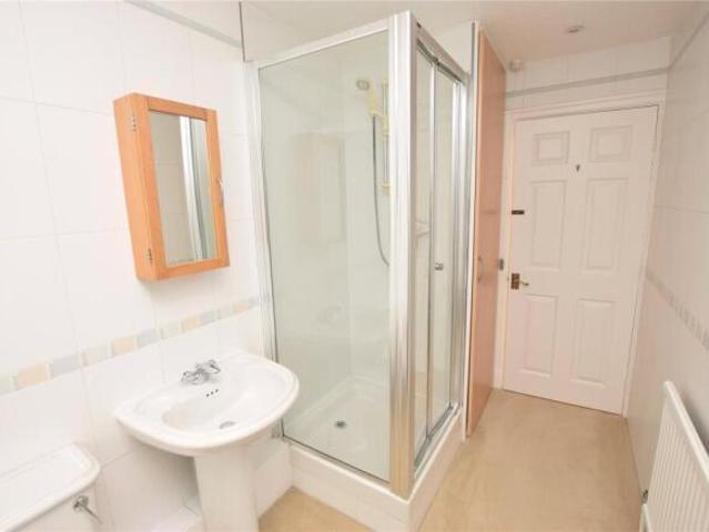 2 bedroom apartment for rent in Flat 4 Hollycroft Court, New Adel Lane, Adel, Leeds, West Yorkshire, LS16