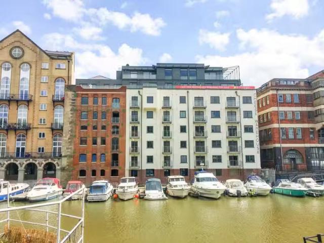 2 bedroom apartment for rent in Flat, Huller & Cheese, Redcli.