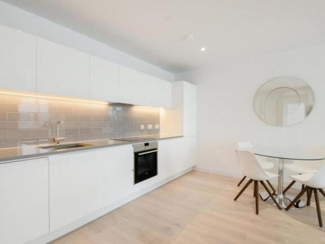 2 bedroom apartment for rent in Flotilla House. Royal Wharf, E16