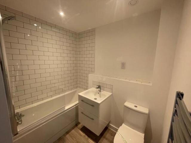 2 bedroom apartment for rent in Fox House, DE1