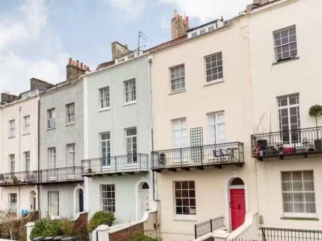 2 bedroom apartment for rent in Frederick Place Clifton, BS8