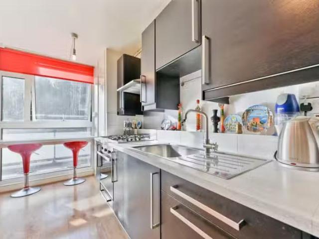2 bedroom apartment for rent in Freshfield Avenue, London, E8