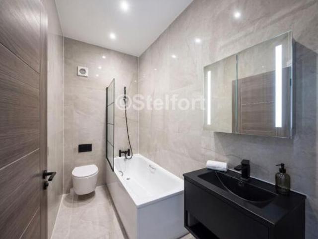 2 bedroom apartment for rent in Friern Barnet Road, London, N11