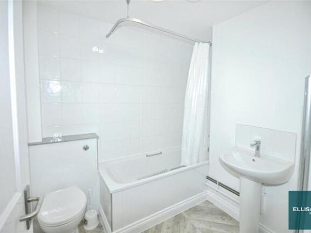2 bedroom apartment for rent in Friern Park, North Finchley, N12