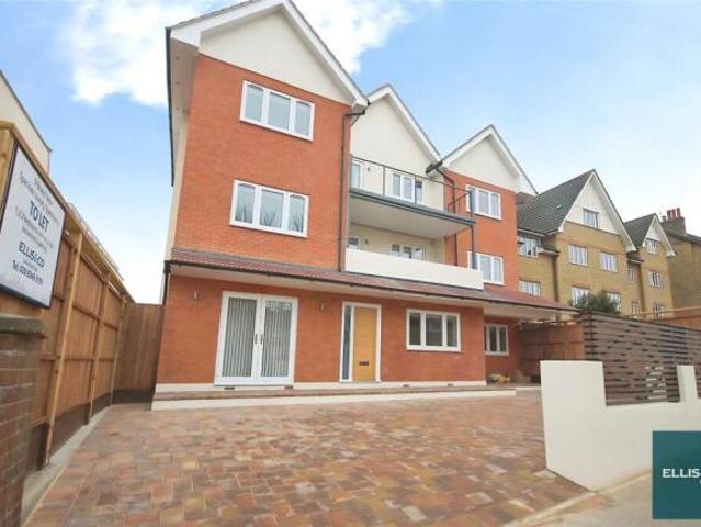 2 bedroom apartment for rent in Friern Park, North Finchley, N12