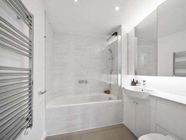 2 bedroom apartment for rent in Frye House, E20