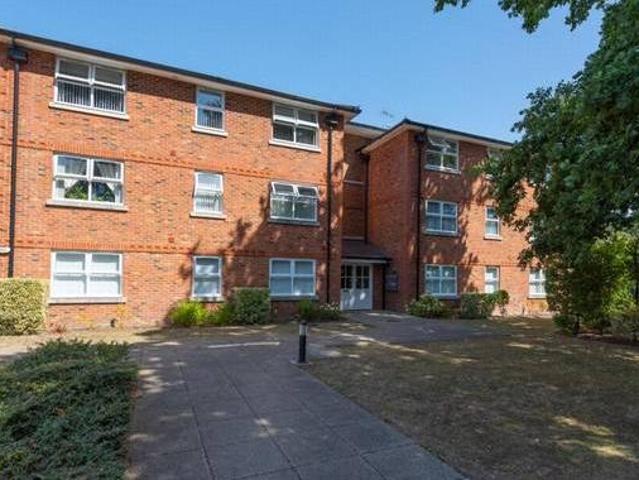 2 bedroom apartment for rent in Guildford Road East Farnborough GU14