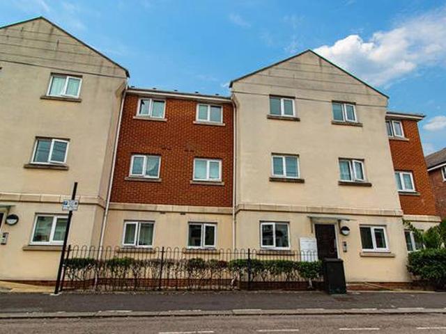 2 bedroom apartment for rent in Guildford Road SouthendOnSea Essex SS2