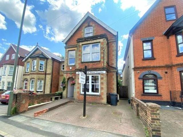 2 Bedroom Apartment For Rent In Guildford, Surrey