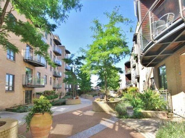 2 Bedroom Apartment For Rent In Guildford, Surrey