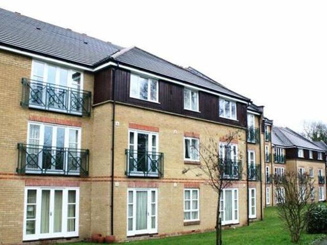 2 Bedroom Apartment For Rent In Guildford, Surrey