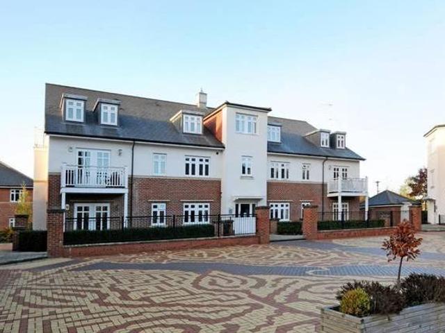2 bedroom apartment for rent in Gabriels Square Reading RG6