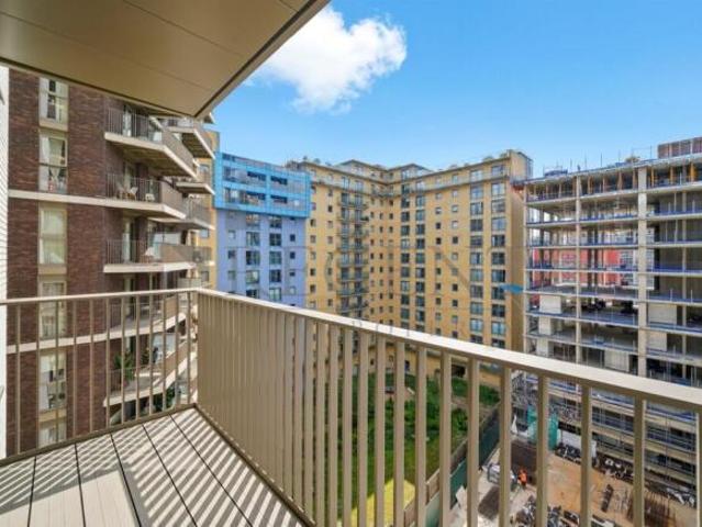 2 bedroom apartment for rent in Galleria House, Western Gateway, E16