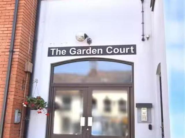 2 bedroom apartment for rent in Garden Court, The Homend, Ledb.