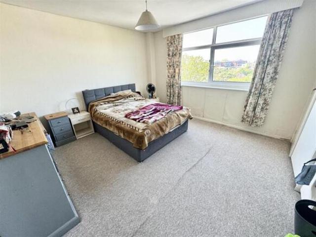 2 bedroom apartment for rent in Gardens Court, Parkstone Road, Poole, BH15